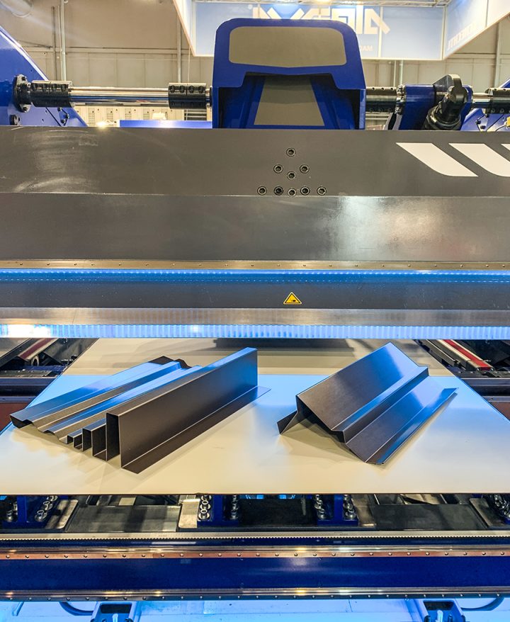 Variobend V2.5: sheet metal bending enters the fully electric era - LAMIERA